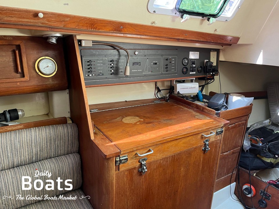 1987 Pearson 31-2 for sale. View price, photos and Buy 1987 Pearson 31 ...