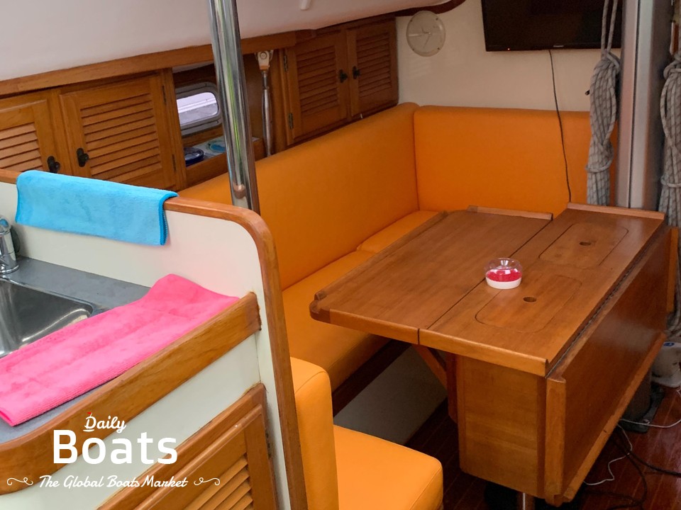 2001 Custom Hercules 38 Ds for sale. View price, photos and Buy 2001 ...