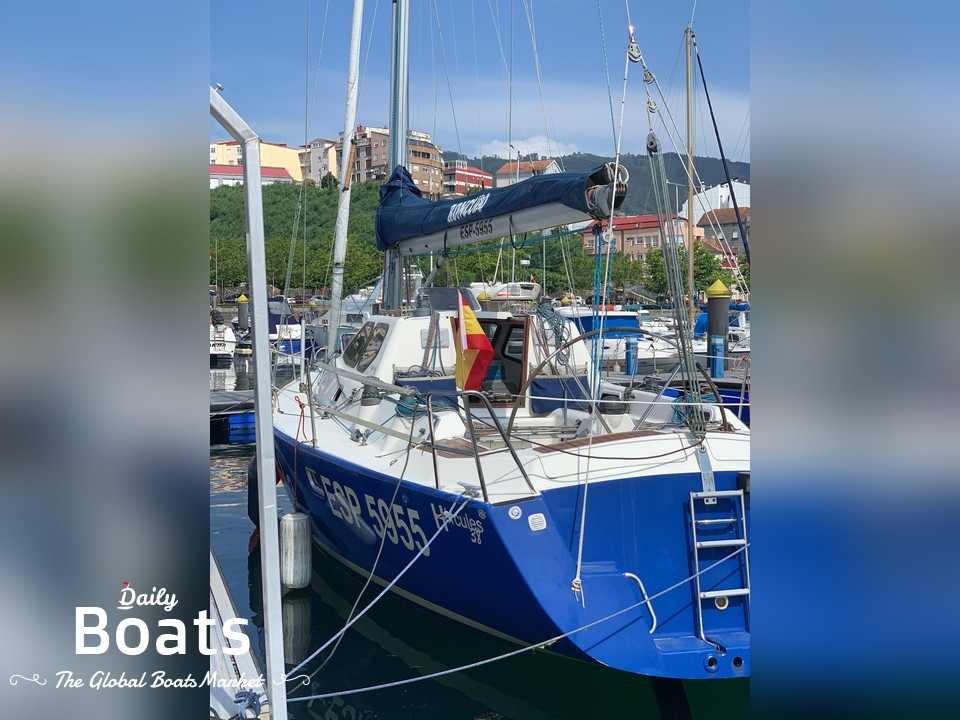 2001 Custom Hercules 38 Ds for sale. View price, photos and Buy 2001 ...