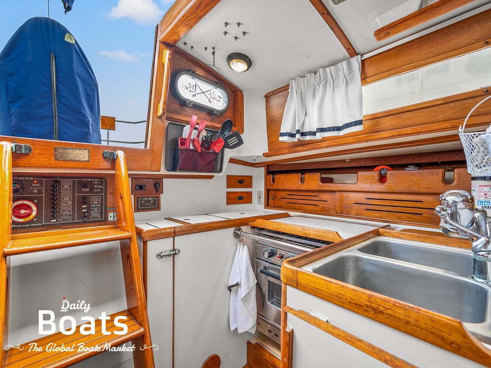 1990 Cape Dory 30 Mk Ii for sale. View price, photos and Buy 1990 Cape ...