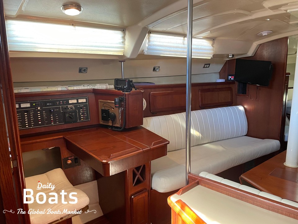 1990 Hunter Legend 40 for sale. View price, photos and Buy 1990 Hunter ...