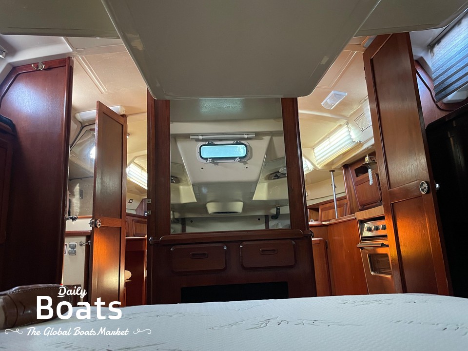 1990 Hunter Legend 40 for sale. View price, photos and Buy 1990 Hunter ...