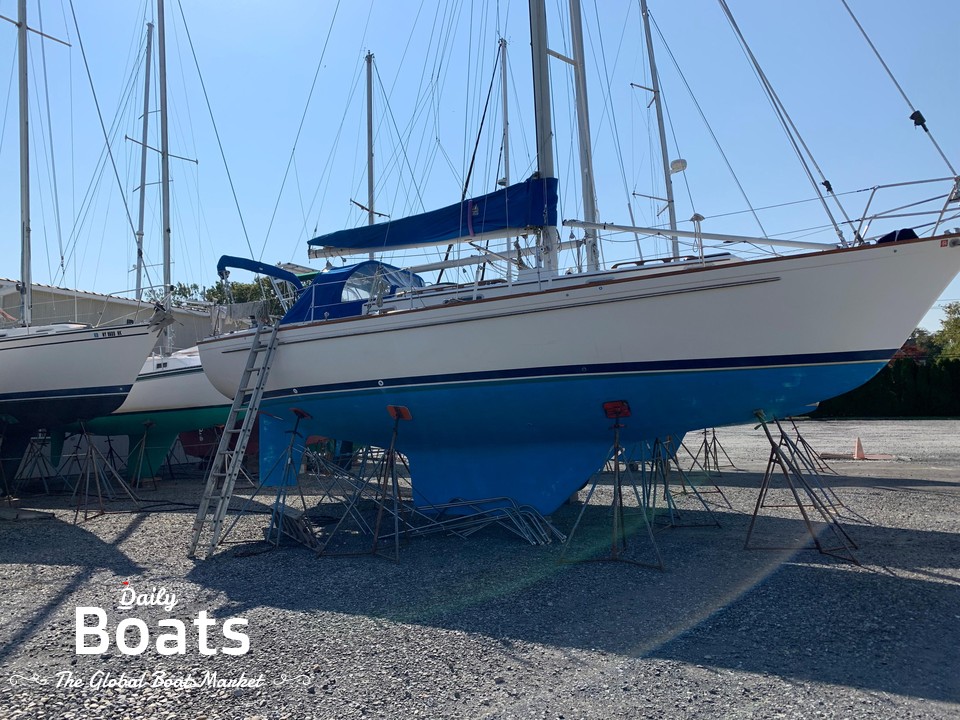 Cutter boats Pearson 367 for sale in New York - Daily Boats