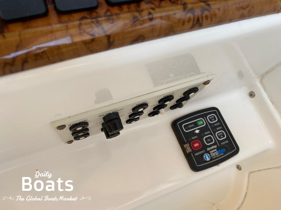 Larson Cabrio 274 Mid Cabin for sale. View price, photos and Buy Larson ...