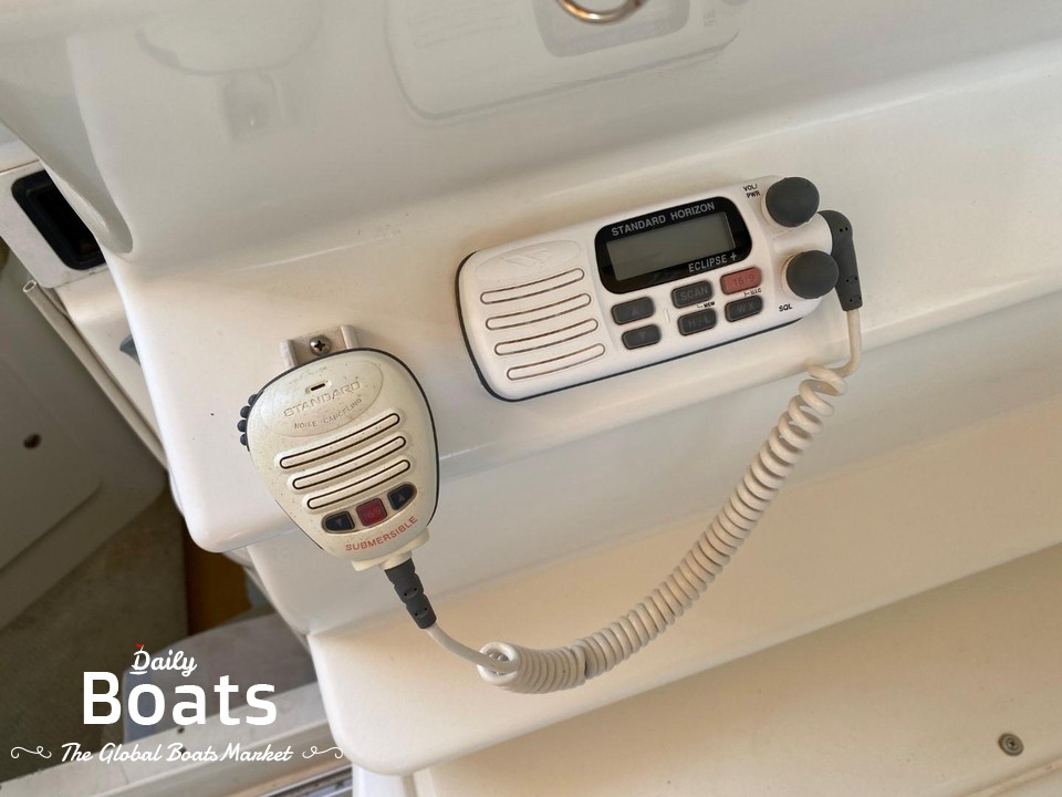 Larson Cabrio 274 Mid Cabin for sale. View price, photos and Buy Larson ...