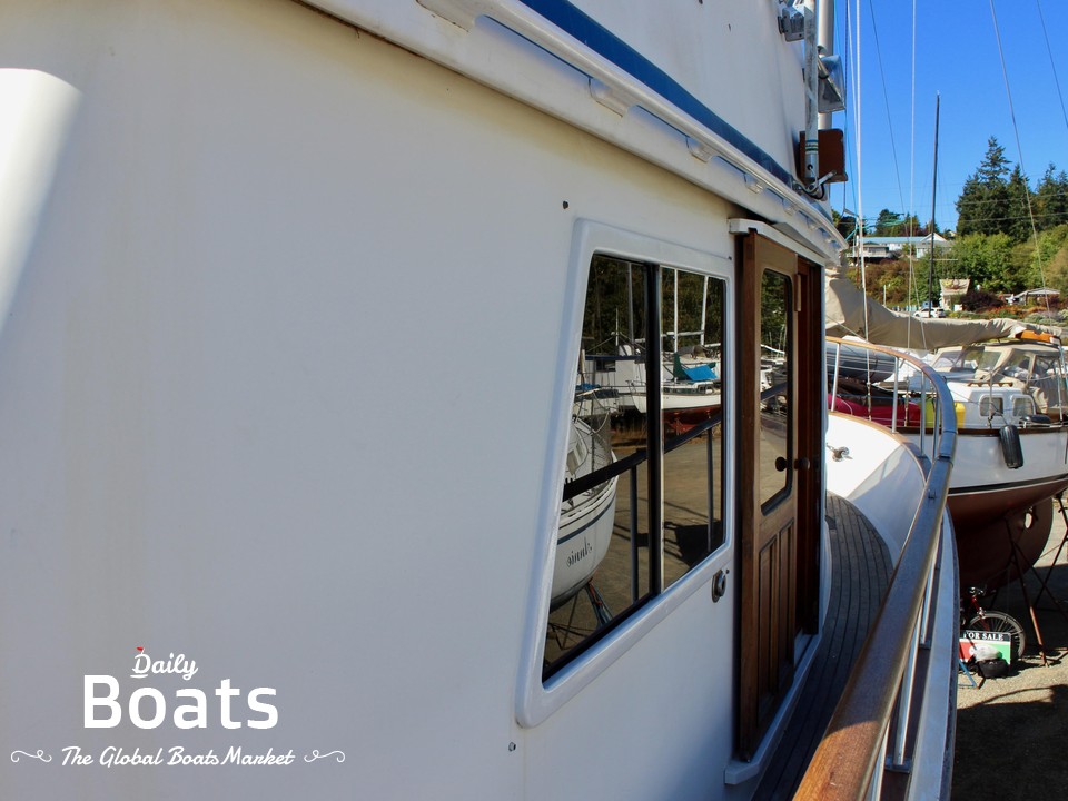 1984 Ocean Alexander 38 for sale. View price, photos and Buy 1984 Ocean ...