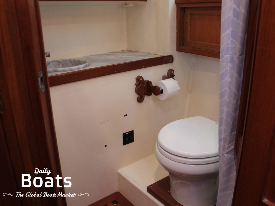 1984 Ocean Alexander 38 for sale. View price, photos and Buy 1984 Ocean ...