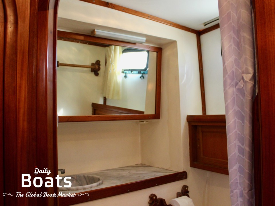 1984 Ocean Alexander 38 for sale. View price, photos and Buy 1984 Ocean ...