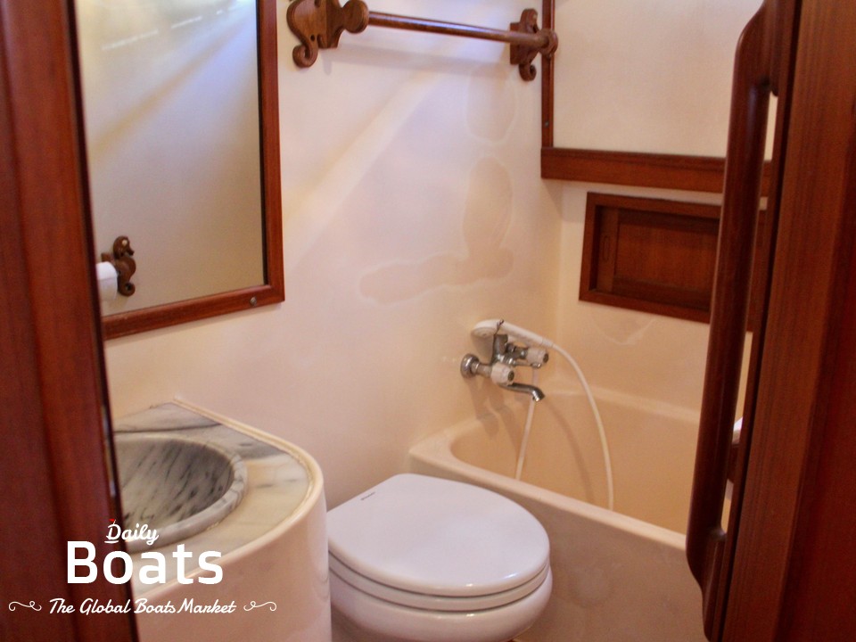 1984 Ocean Alexander 38 for sale. View price, photos and Buy 1984 Ocean ...