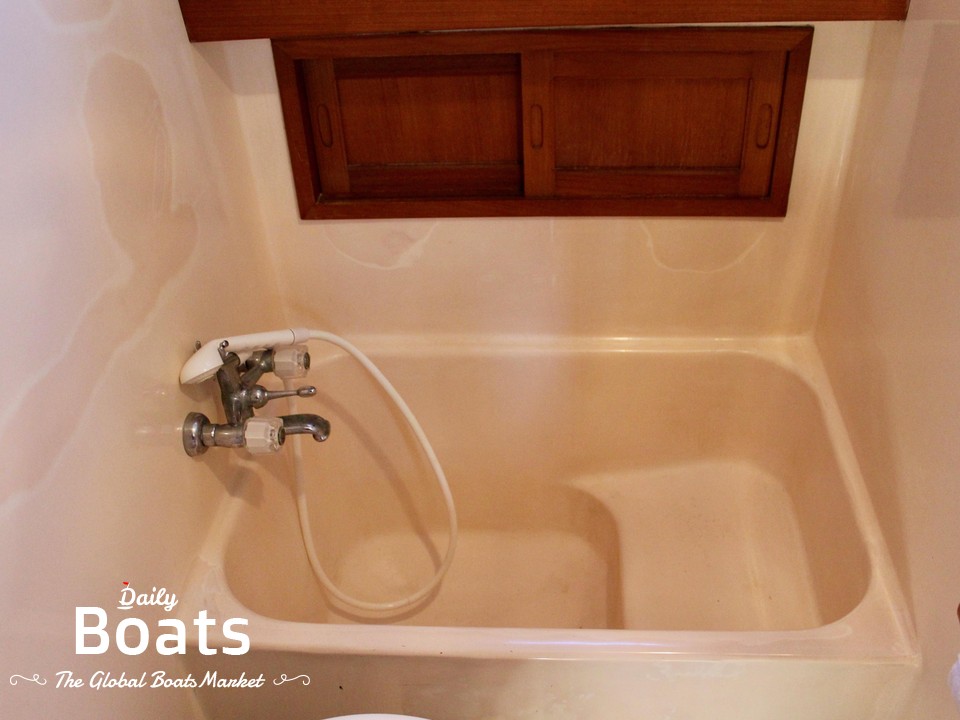 1984 Ocean Alexander 38 for sale. View price, photos and Buy 1984 Ocean ...