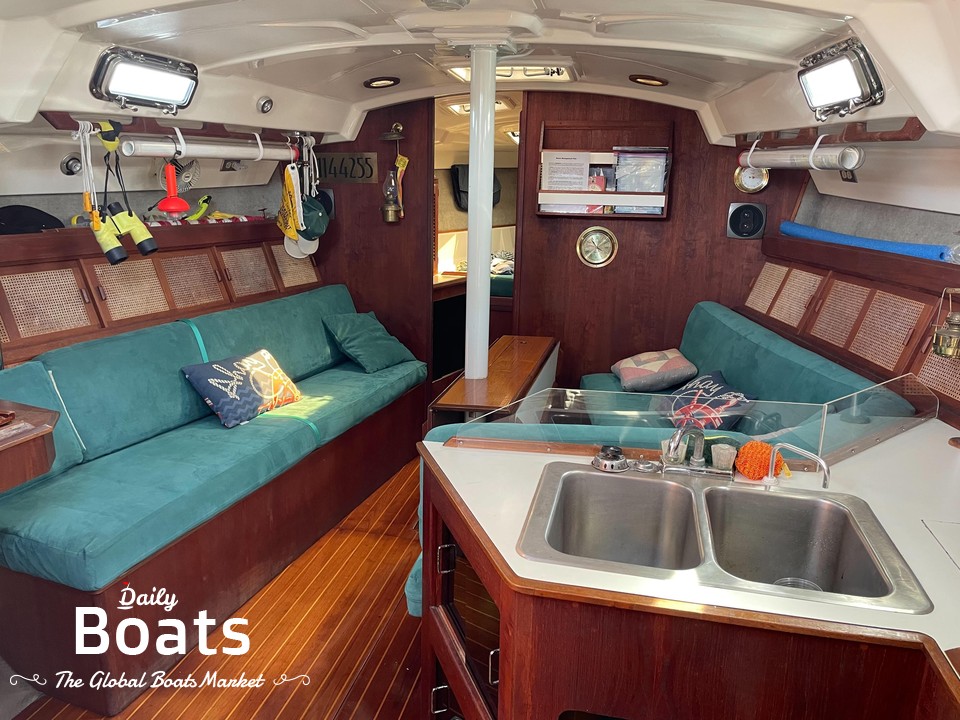 1985 Hunter Legend 40 for sale. View price, photos and Buy 1985 Hunter ...