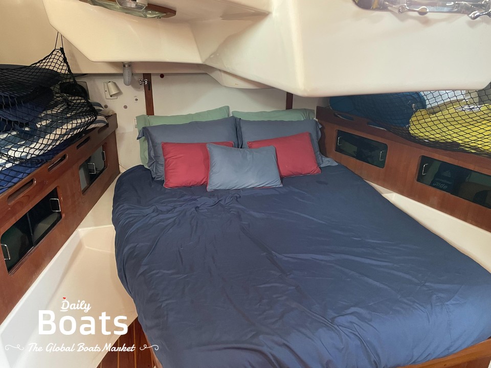 1985 Hunter Legend 40 for sale. View price, photos and Buy 1985 Hunter ...