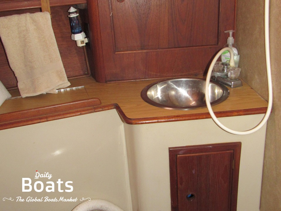 1980 Irwin Citation 39 for sale. View price, photos and Buy 1980 Irwin ...