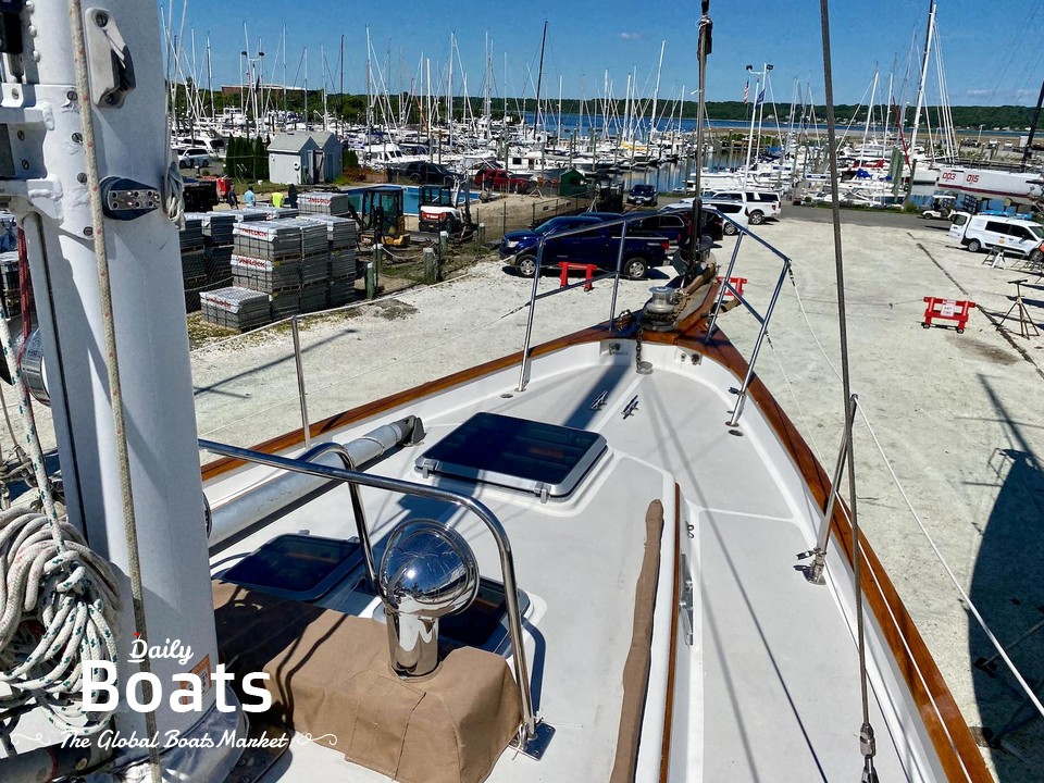 1990 Cape Dory Robinhood 40' Aft Cockpit for sale. View price, photos ...