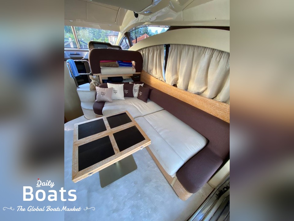 2010 Azimut 38 Flybridge for sale. View price, photos and Buy 2010 ...