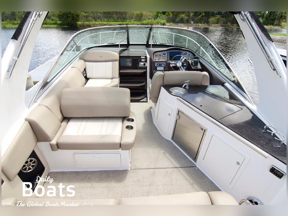 2015 Regal 32 Express for sale. View price, photos and Buy 2015 Regal ...