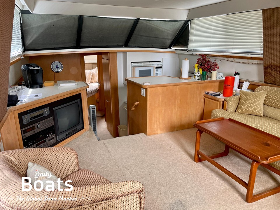 1995 Carver 440 Aft Cabin Motor Yacht for sale. View price, photos and ...