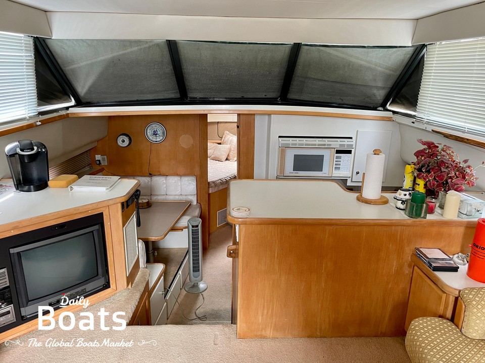 1995 Carver 440 Aft Cabin Motor Yacht for sale. View price, photos and ...