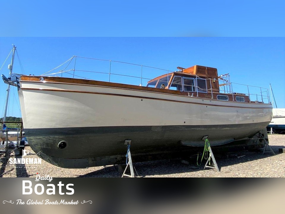 McGruer Twin screw motor yacht for sale - Daily Boats