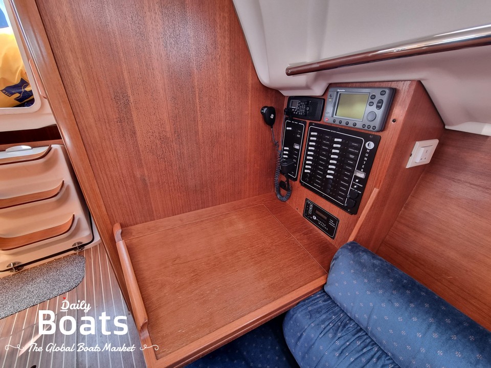 2003 Hunter Legend 326 for sale. View price, photos and Buy 2003 Hunter ...