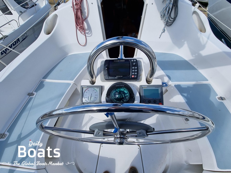 2003 Hunter Legend 326 for sale. View price, photos and Buy 2003 Hunter ...