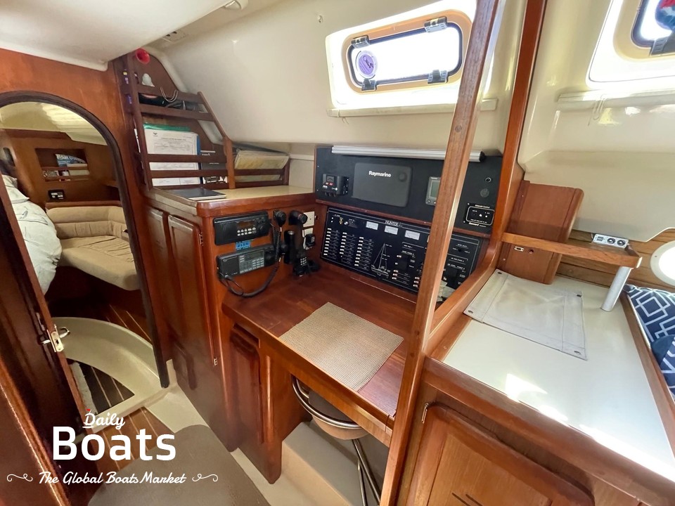 1995 Hunter 42 Passage for sale. View price, photos and Buy 1995 Hunter ...