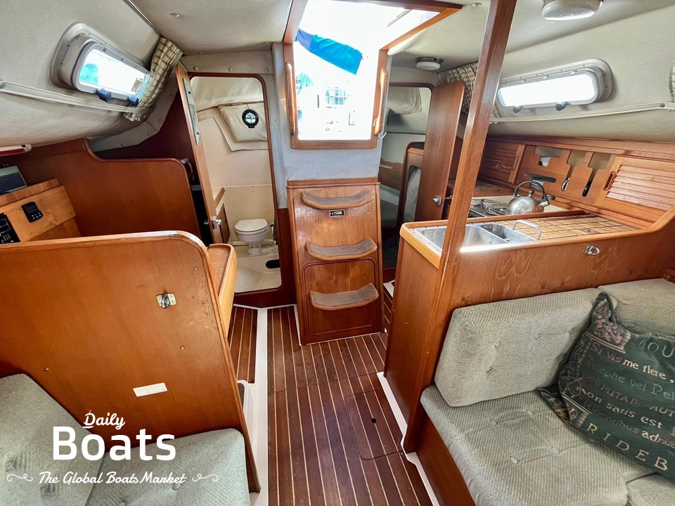 1990 Westerly Storm 33 for sale. View price, photos and Buy 1990 ...