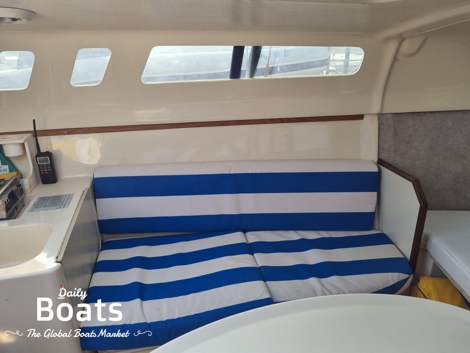 1995 Hunter Legend 23.5 for sale. View price, photos and Buy 1995 ...