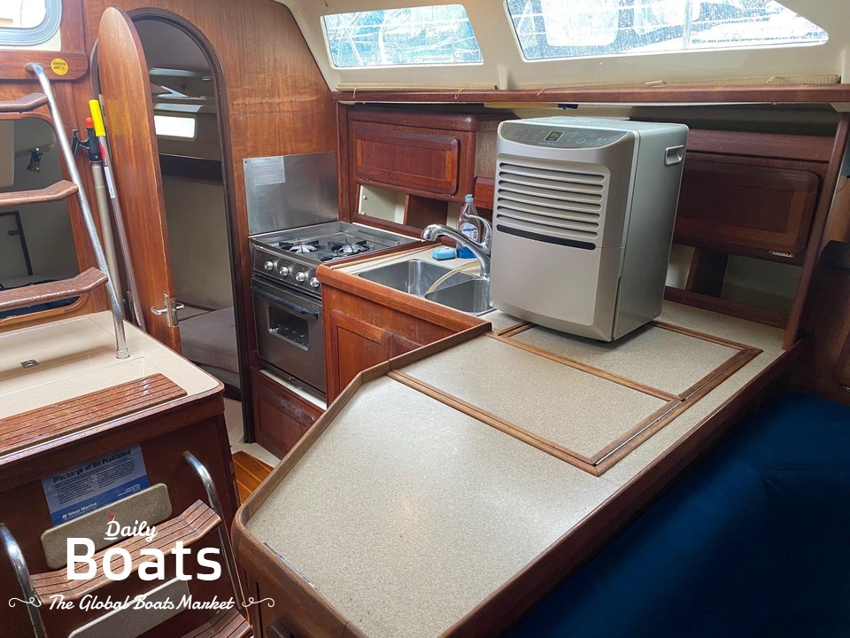 1993 Hunter 37.5 for sale. View price, photos and Buy 1993 Hunter 37.5 ...