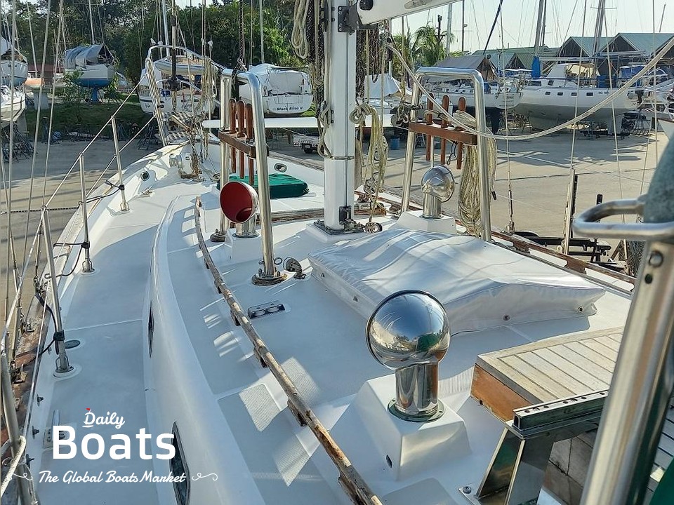 1986 Young Sun 35 Cutter for sale. View price, photos and Buy 1986 ...