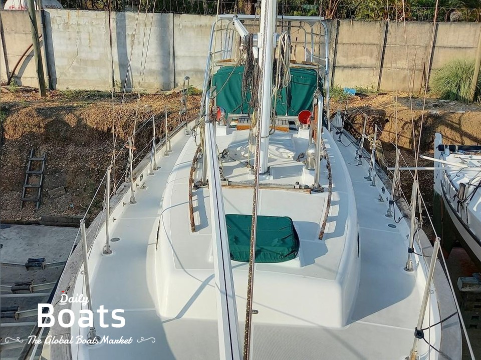 1986 Young Sun 35 Cutter for sale. View price, photos and Buy 1986 ...
