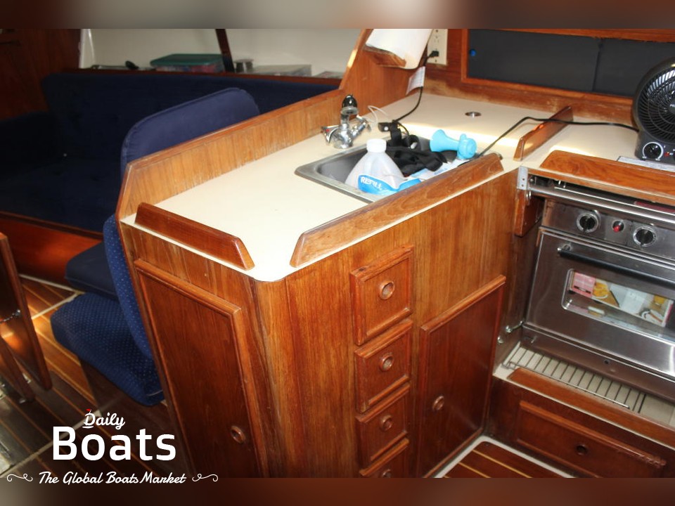 1986 Pearson 33 for sale. View price, photos and Buy 1986 Pearson 33 ...