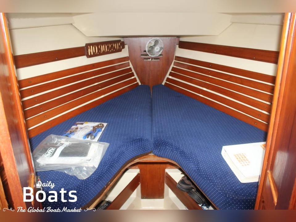 1986 Pearson 33 for sale. View price, photos and Buy 1986 Pearson 33 ...