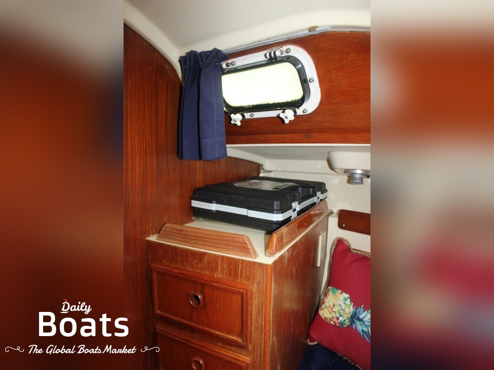 1986 Pearson 33 for sale. View price, photos and Buy 1986 Pearson 33 ...