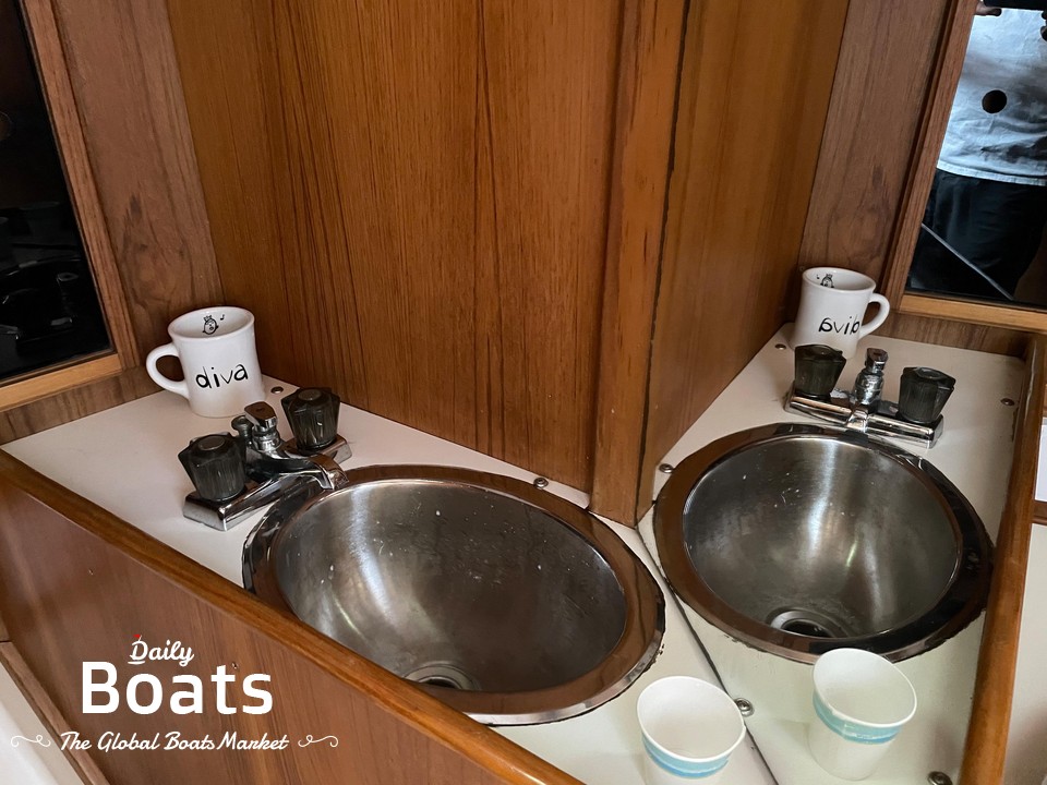 1985 Peterson 37 for sale. View price, photos and Buy 1985 Peterson 37 ...