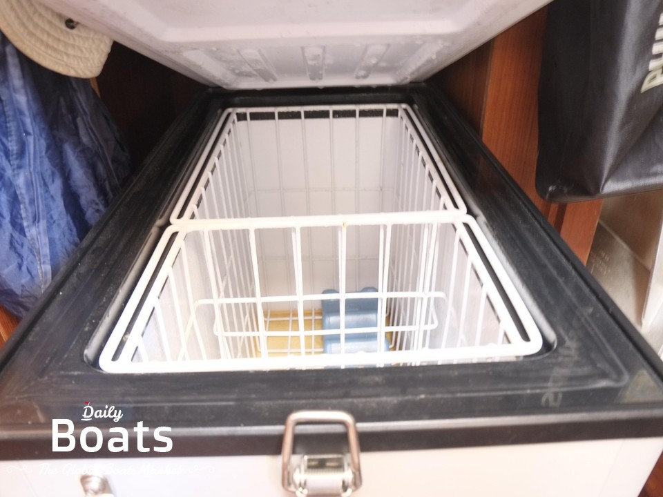 1991 Custom Pacific 40 Three Seas for sale. View price, photos and Buy ...