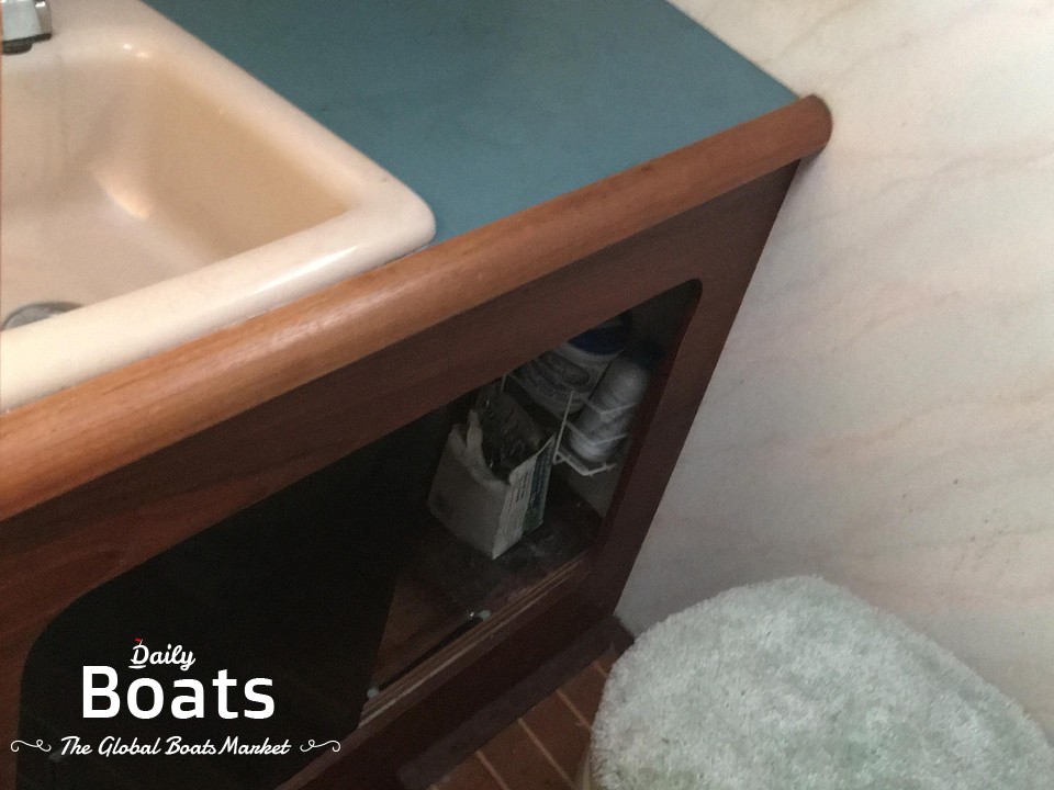 1989 Bayliner 3888 Motoryacht for sale. View price, photos and Buy 1989 ...