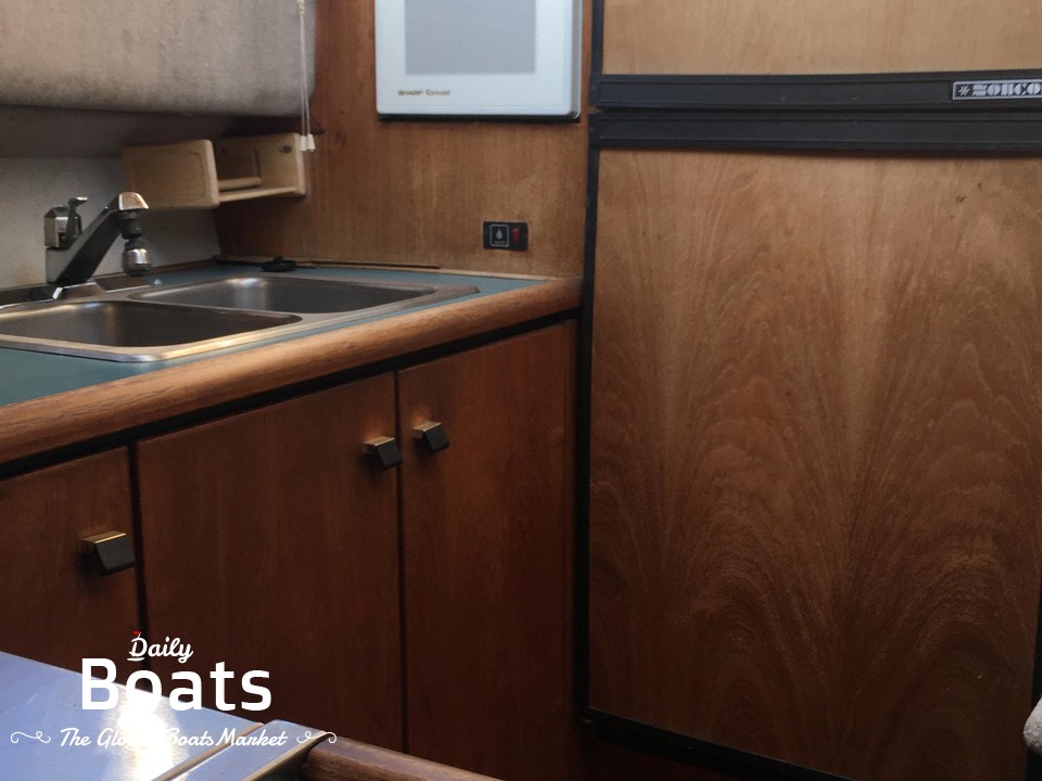 1989 Bayliner 3888 Motoryacht for sale. View price, photos and Buy 1989 ...