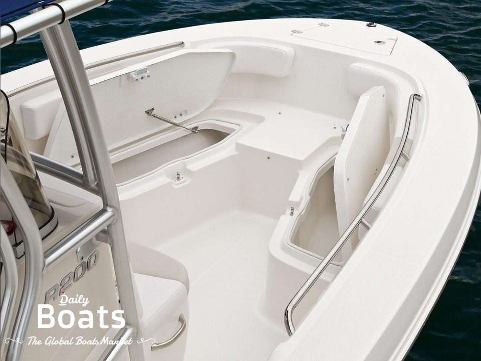 2021 Robalo R200 Center Console for sale. View price, photos and Buy ...