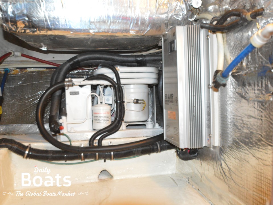 2002 Jupiter 35 Convertible for sale. View price, photos and Buy 2002 ...