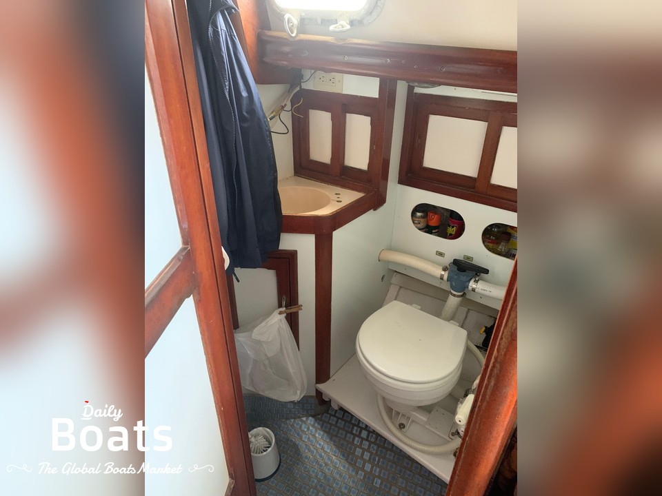 1973 Mariner 32 for sale. View price, photos and Buy 1973 Mariner 32 ...