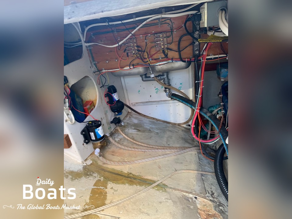 1973 Mariner 32 for sale. View price, photos and Buy 1973 Mariner 32 ...