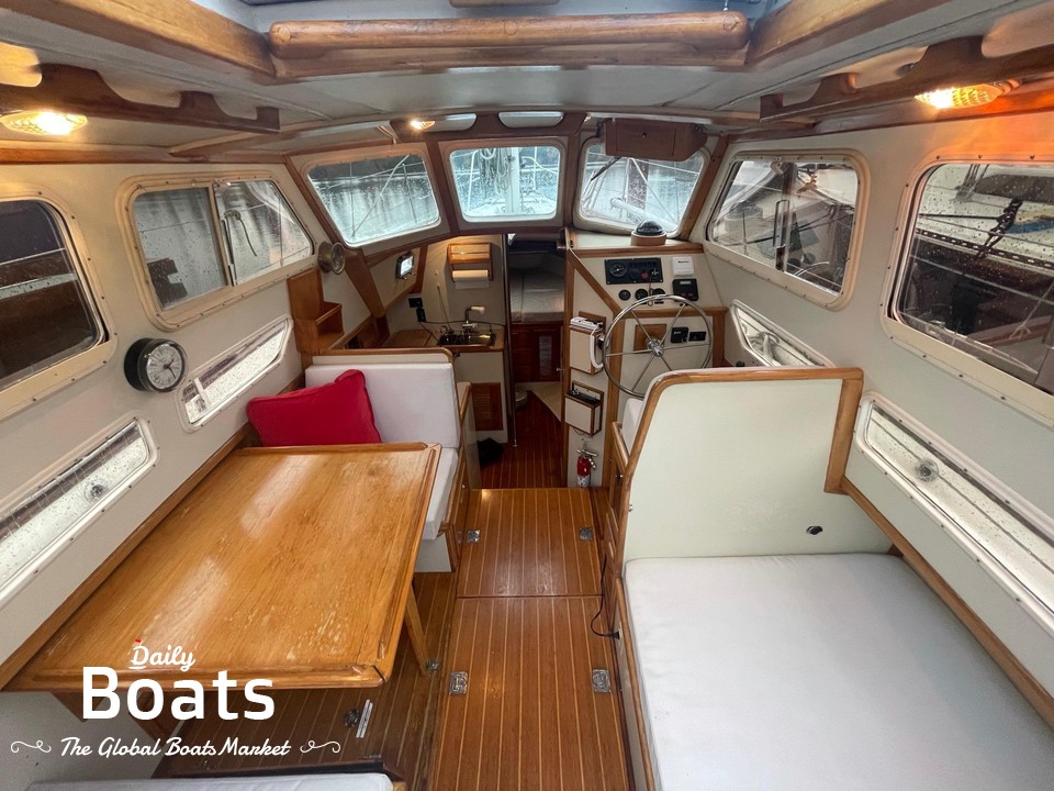 1994 Pacific Seacraft Pilothouse 32 for sale. View price, photos and ...