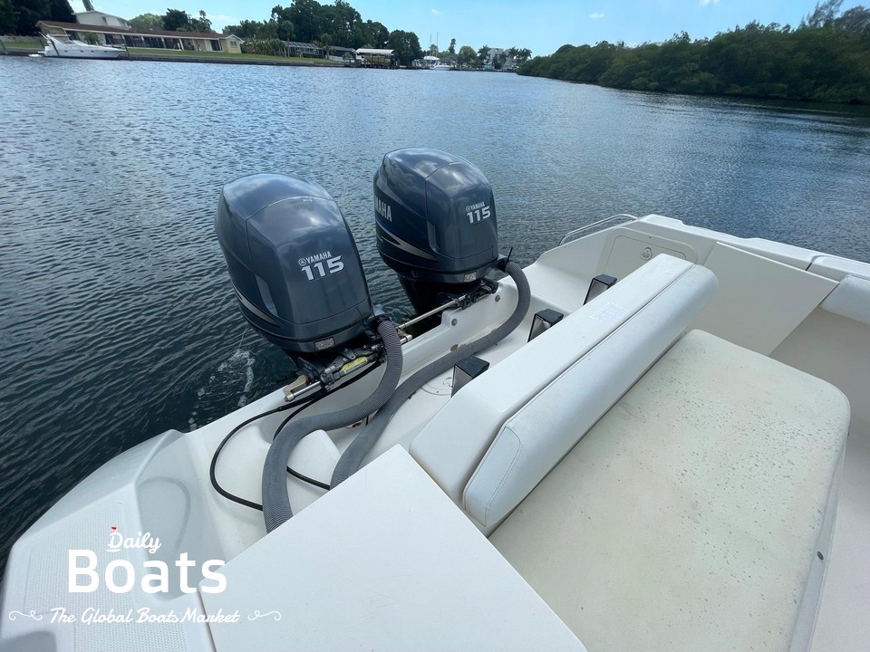 2005 Pursuit 2470 Walkaround for sale. View price, photos and Buy 2005 ...