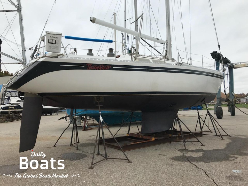 1983 Islander 40 for sale. View price, photos and Buy 1983 Islander 40 ...