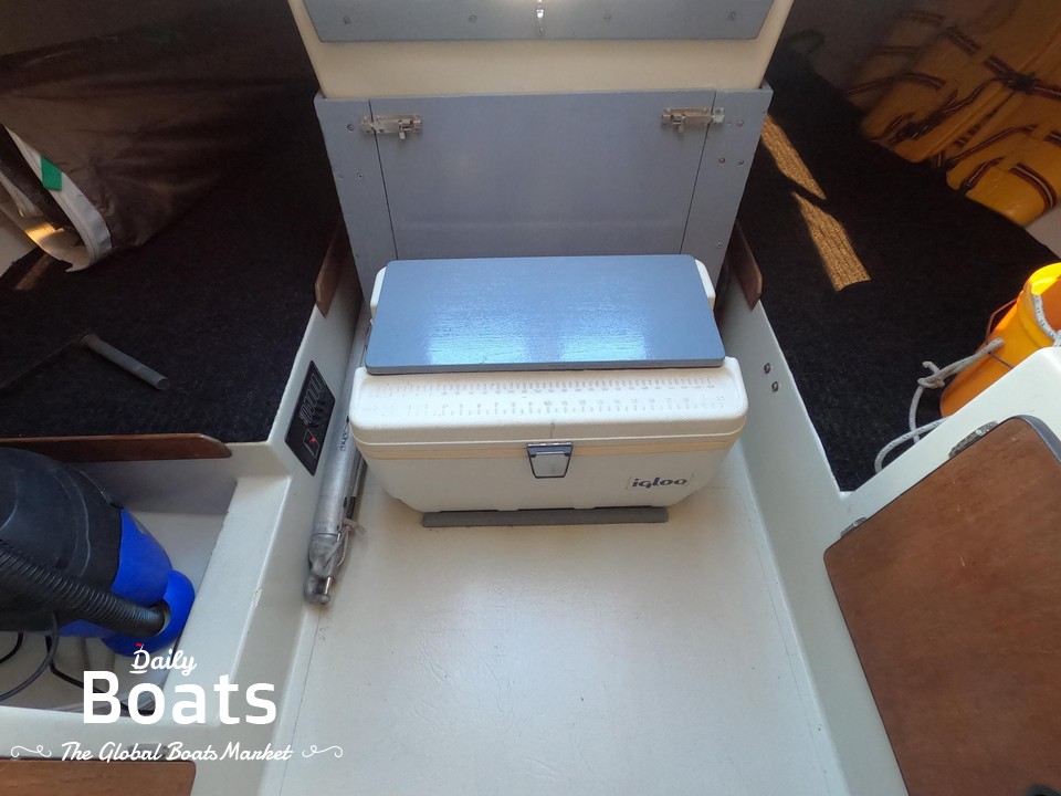 1981 Mirage Yachts Kirby 30 for sale. View price, photos and Buy 1981 ...