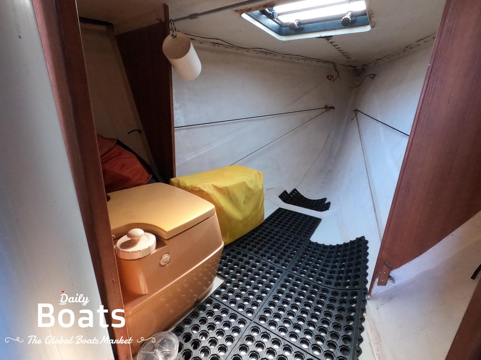 1981 Mirage Yachts Kirby 30 for sale. View price, photos and Buy 1981 ...