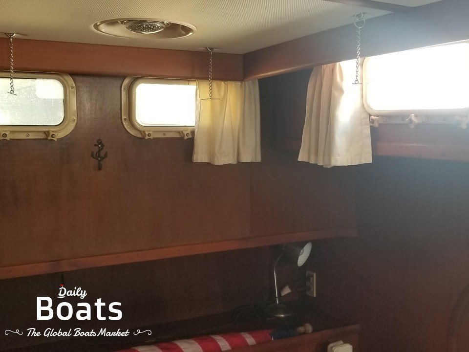 1984 Present Yachts 38 Double Cabin for sale. View price, photos and ...