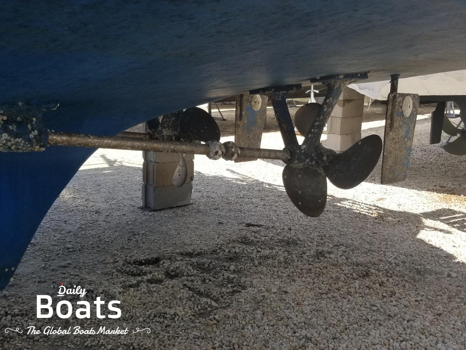 1984 Present Yachts 38 Double Cabin for sale. View price, photos and ...