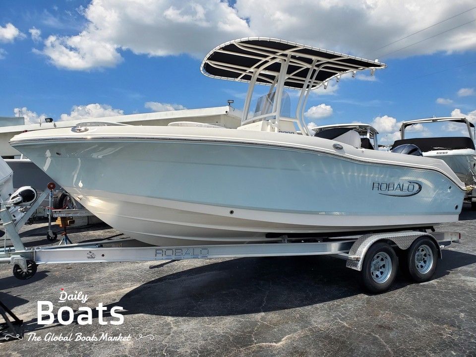 2022 Robalo R200 Center Console for sale. View price, photos and Buy ...